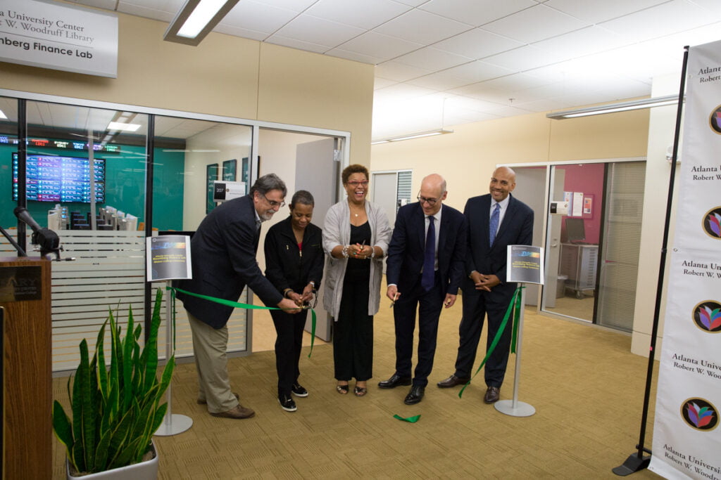 AUC Woodruff Library Unveils Bloomberg Finance Lab | Robert W. Woodruff ...