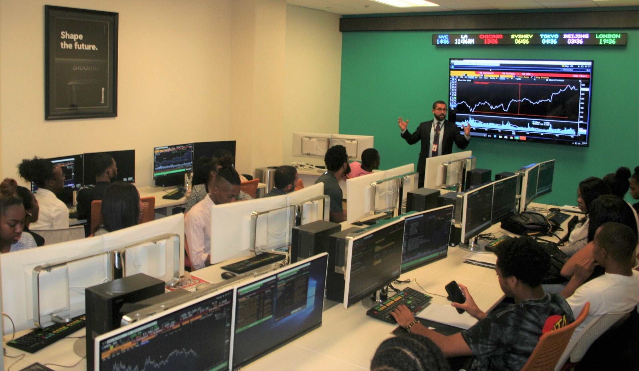 AUC Woodruff Library Unveils Bloomberg Finance Lab | Robert W. Woodruff ...